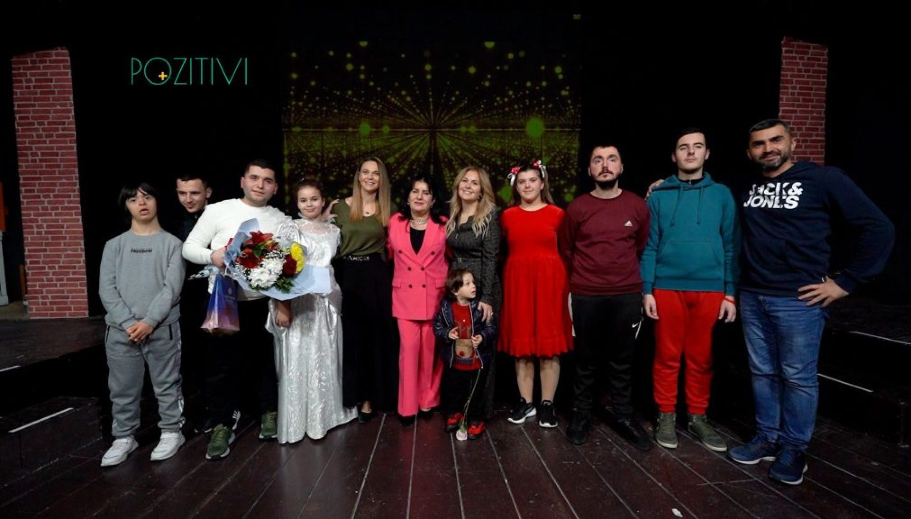 “Mbretëresha e dëborës”, teatri i fëmijëve me nevoja të veçanta – Pozitivi